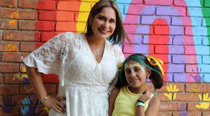 SEE | Victoria Hurtado, la maestra que se vuelve alumna de Literatura ...